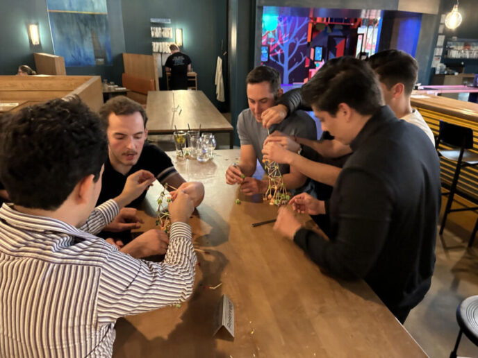 Team Building: La Torre Más Alta - @alfieforshort